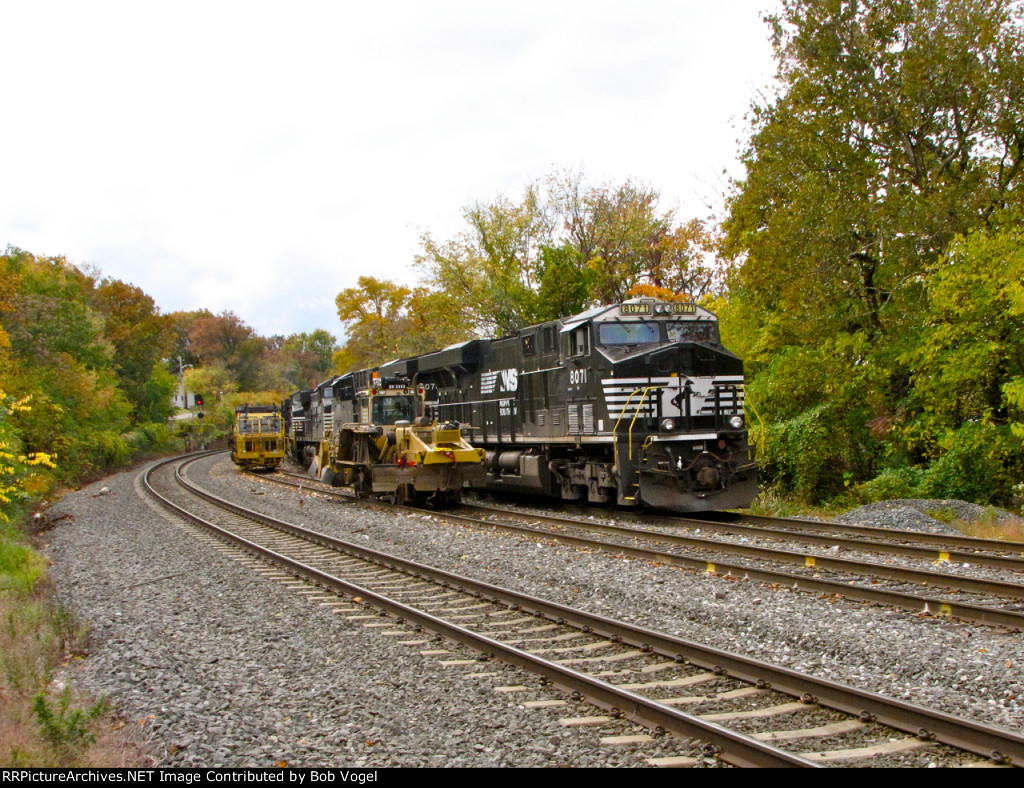 NS 8071; Conrail ME 5450 and BR 2002